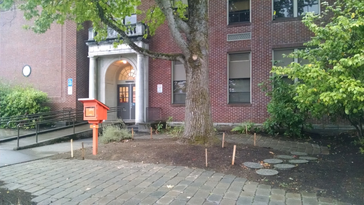 James John Reading Bench - Convergence Architecture